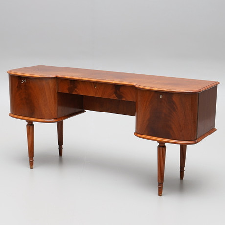 A low model dressing table/dressing table, 20th century. Furniture ...