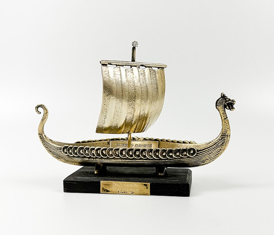 VIKING SHIP, sterling silver, diamond. Silver & Metals - Silver - Auctionet