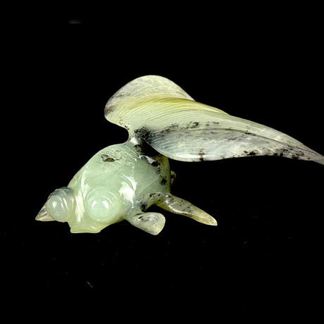CHINESE CARVED SERPENTINE MODEL OF A FAN TAILED FISH. Asiatica - Auctionet
