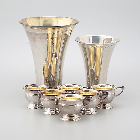 PUNCH MUGS (6) and TROPHIES (2), silver, weight 703 g. Silver & Metals ...
