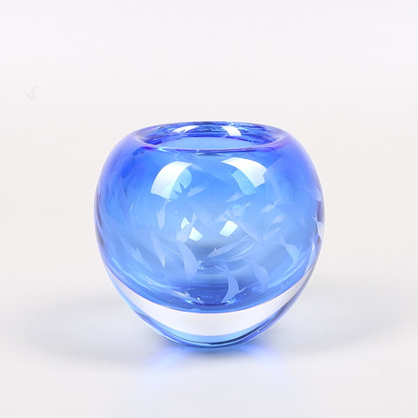 MAJA CUNNINGHAM. A glass vase, “Fishbowl”, Erikshyttan, signed. Glass ...