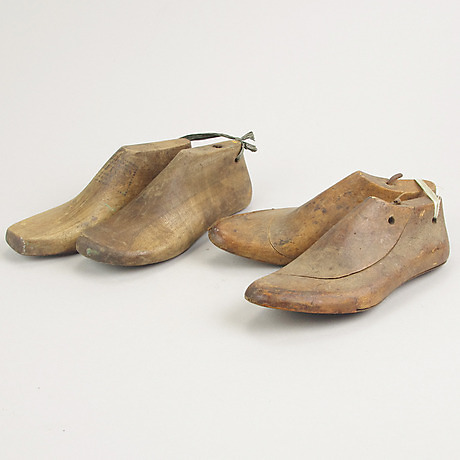 SHOE BLOCKS, 2 pairs, wood with metal sole. Miscellaneous ...