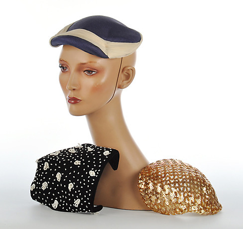 3 DAMENKAPPEN. Half caps trimmed with sequins and decorative beads ...