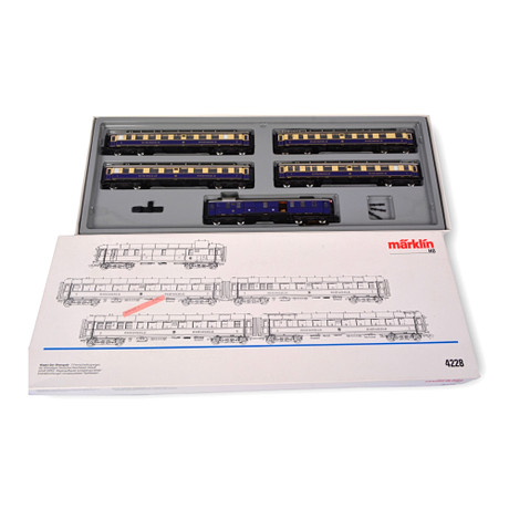 MÄRKLIN 4228 RHEINGOLD set. Leksaker - Leksaker - Auctionet