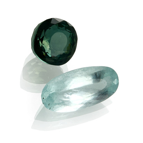 AKVAMARIN SAMT APATITE, ljusblå akvamarin, ca 13.85ct, mörk blågrön ...