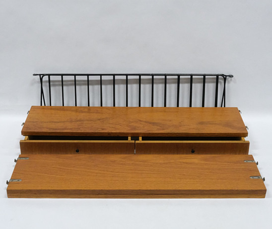 STRINGHYLLA. TEAK. Möbler - Skåp & Hyllor - Auctionet
