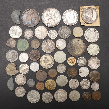 A MIXED COLLECTION OF WORLD COINS TO INCLUDE SWISS AND OTHER COINS ...