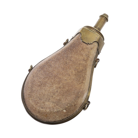 A FINE 19TH CENTURY SHAGREEN MOUNTED POWDER FLASK. Weapons & Militaria ...
