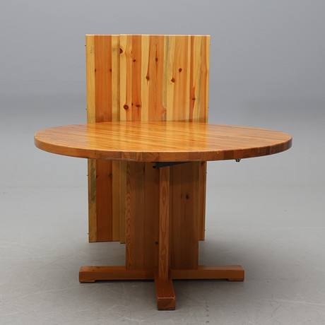 A 1970s/80s dining table. Furniture - Tables - Auctionet