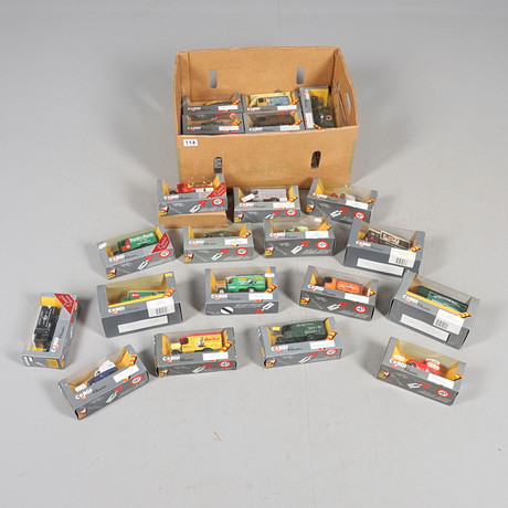 CORGI CLASSICS - MODEL VANS. Toys - Toys - Auctionet