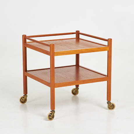 SERVERINGVAGN, på hjultrissor, teak, 1950/60-tal. Möbler - Bord - Auctionet