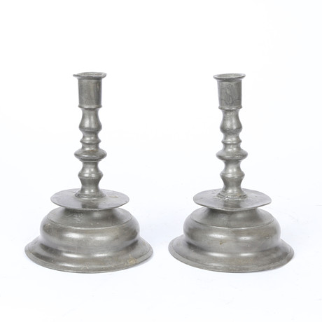 A PAIR OF 17TH CENTURY STYLE PEWTER CANDLESTICKS (2). Lighting & Lamps ...