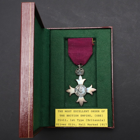 A GEORGE VI MOST EXCELLENT ORDER OF THE BRITISH EMPIRE, OBE CIVIL ...