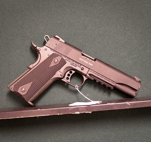 Colt 1911 Government Rail Gun kal. 22LR #WD041440 SE3087758 ...