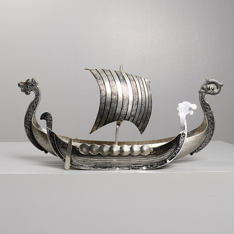 SKEPPSMODELLER, vikingaskepp, tenn, stål och nysilver, 1900-tal, ena ...