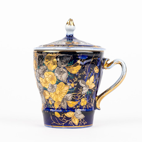 TEKOPP MED LOCK, porslin, Kuznetsov, Ryssland, omkring 1900. Keramik ...