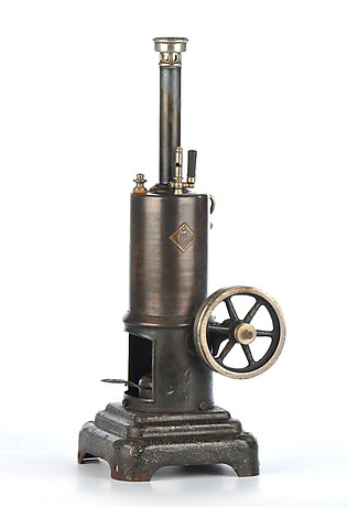 MÄRKLIN. Standing steam engine, unpainted. Toys - Auctionet