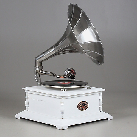 FUNNEL GRAMOPHONE, Sound Master, late 1900s/contemporary. Miscellaneous ...