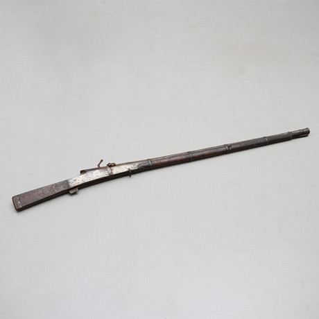 A rough round breech rifle/matchlock from India, 19th century. Weapons ...