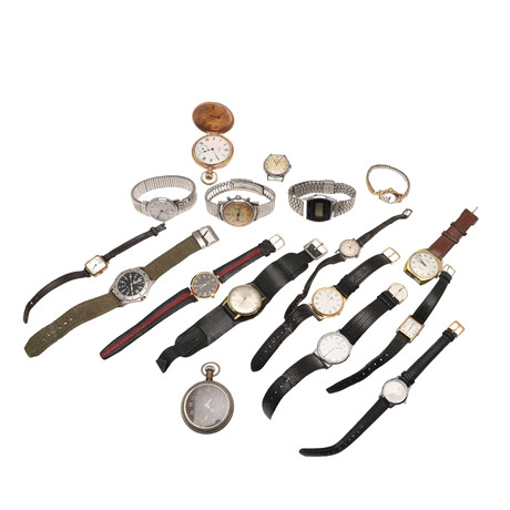 EN MÄNGD OLIKA KLOCKOR. Klockor & Ur - Armbandsur - Auctionet