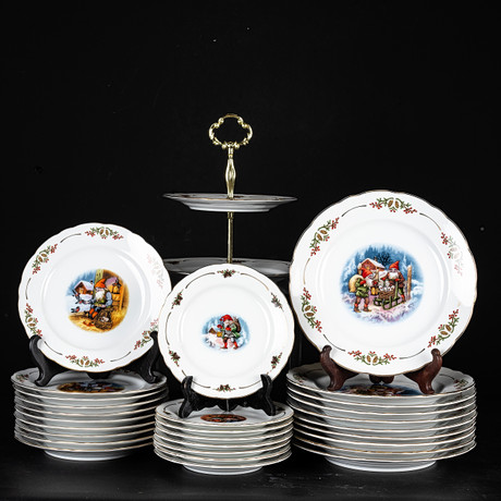 LARS CARLSSON. Julservis, 45 delar, porslin, "Gammaldags Jul ...