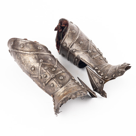 BRIDLE GAUNTLET, 1 pair, steel, armour part for right and left forearm ...