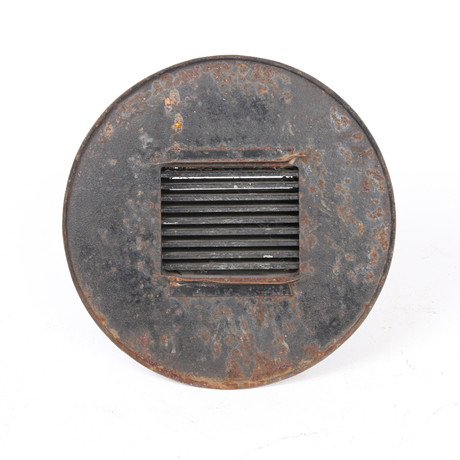 WW2 HEADLIGHT COVER. Weapons & Militaria - Other - Auctionet