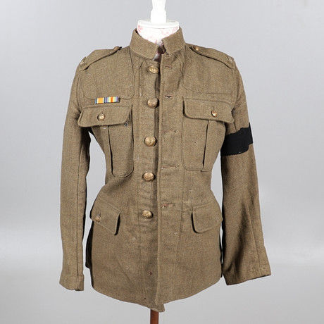 A FIRST WORLD WAR OTHER RANKS SERVICE DRESS TUNIC, 1902 PATTERN ...