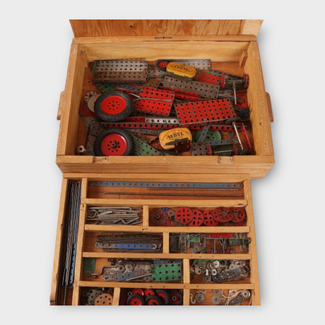 CONSTRUCTION KIT, Mekano, 2 boxes. Toys - Toys - Auctionet