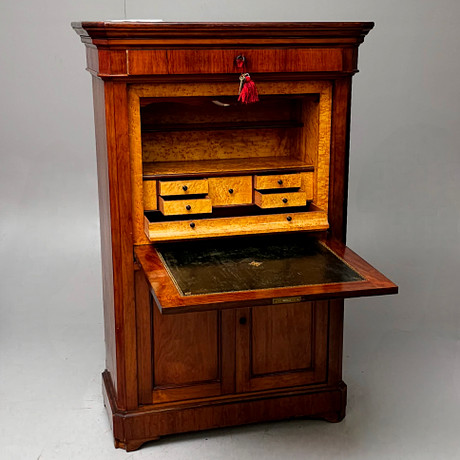 ABATANT DESK IN WALNUT WOOD, ELIZABETHAN ERA, 19TH CENTURY. Furniture ...