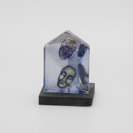 BERTIL VALLIEN. SKULPTUR, glas, med träsockel, Kosta Boda, Limited edition 500, signerad. Glas ...