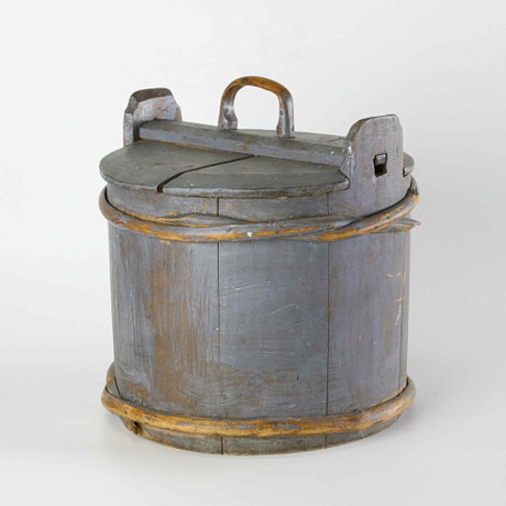 An Allmoge wooden log vessel, 19th century. Folk art - Bowls & Boxes ...