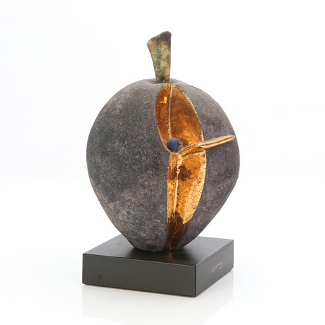 ALF EKBERG. Keramikskulptur. Bemålad och förgylld keramik på träsockel ...