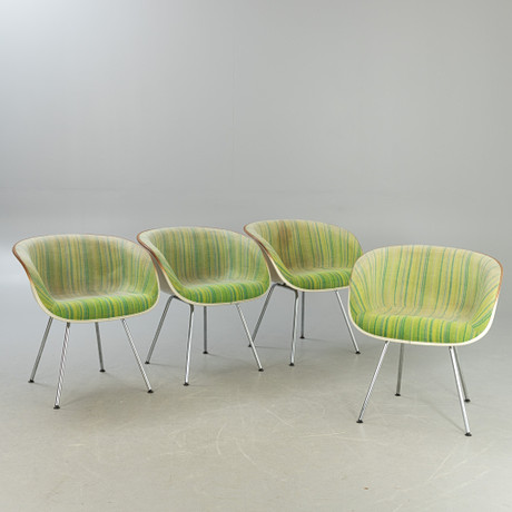CHARLES & RAY EAMES. 4 glasfiberstolar på H-bas, la Fonda modell, Vitra ...