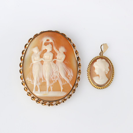 PENDANTS, TWO PCS. 18k+9k gold with seashell cameos. Jewellery ...