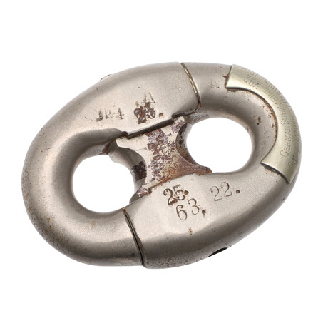 AN INTERESTING FIRST WORLD WAR SHACKLE FROM UBOAT U-82. Weapons ...