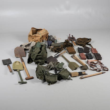 A COLLECTION OF WEBBING INCLUDING 1937 AND 1958 PATTERN. Weapons ...