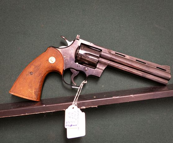 Colt Model Python Kaliber 357 Mag. Tillv.nr. 903. Licensvapen ...