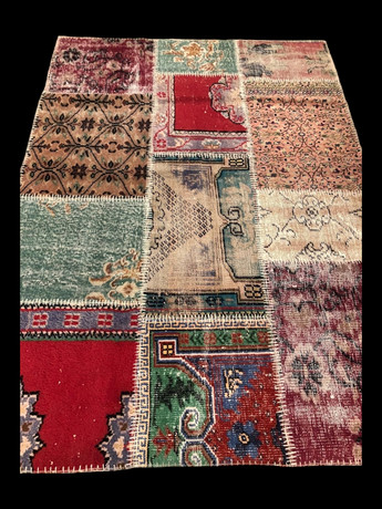 MATTA, Handknuten Patchwork. Mattor & Textil - Mattor - Auctionet