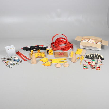 VARIOUS TOYS INCLUDING DIE CAST TOYS. Toys - Toys - Auctionet