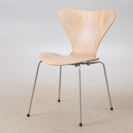 ARNE JACOBSEN. Stol, ek, "Sjuan", för Fritz Hansen, 1980. Möbler ...