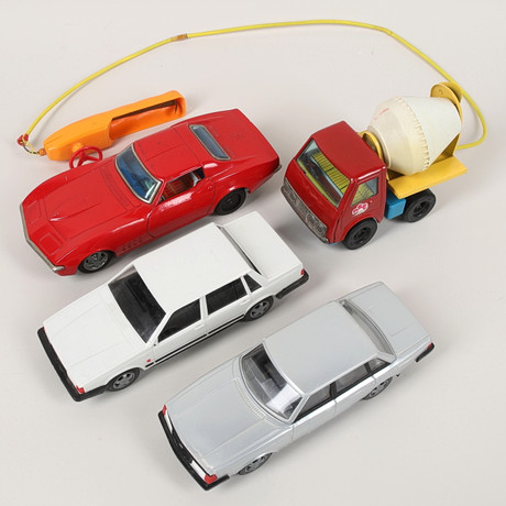 BILAR, 4 st, plåt & plast, bl.a Volvo 244 Turbo, 1900-talets andra ...