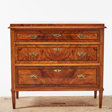 Chest of drawers, 1890s/turn of the century 1900, veneered in walnut ...