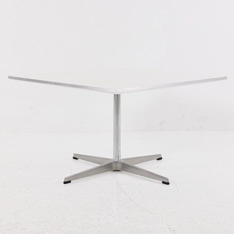 ARNE JACOBSEN. Coffee table, model A231, Fritz Hansen, labeled, 2000 ...