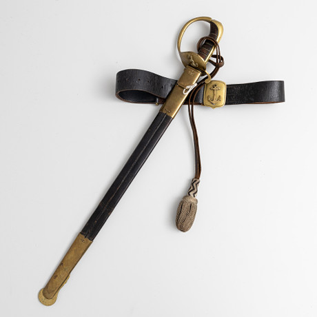 HUGGARE, m/1876, för underofficerskorporal vid Svenska Flottan. Vapen ...