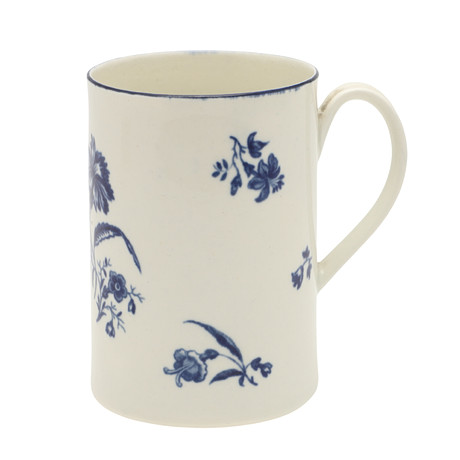 A WORCESTER BLUE AND WHITE PORCELAIN GILLIFLOWER PATTERN CYLINDRICAL ...