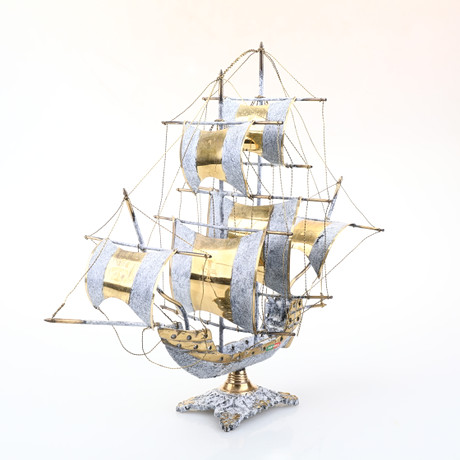 A 20th century brass model ship. Miscellaneous - Miscellaneous - Auctionet