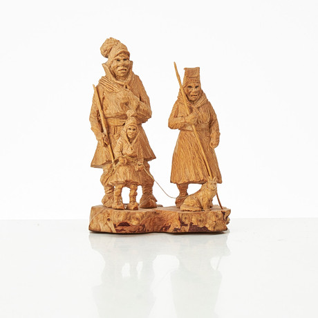 MARTIN STENSTRÖM (1912-2001). figurine, depicting a Sami family with a ...