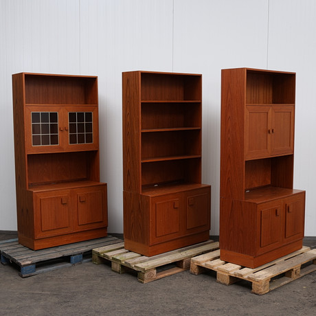 REOL, teak med skabe, 3 sektioner, anden halvdel af det 20. århundrede. Møbler - Skabe og hylder ...