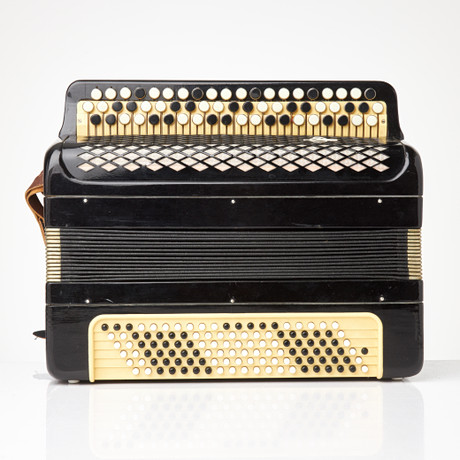 ACCORDION. 120 basses, labeled, box with label Tula, “Melodia ...